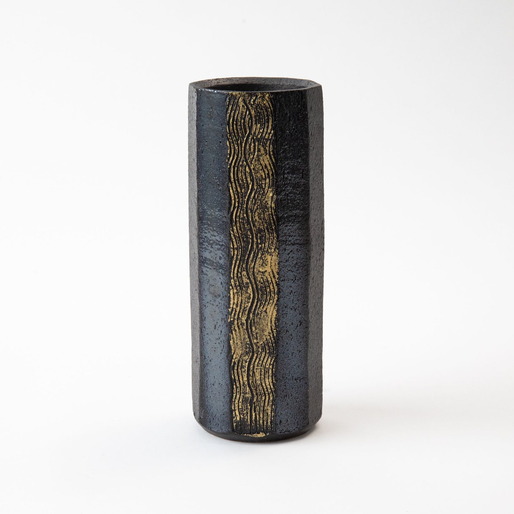 Hamon Gold Ripple Shigaraki Vase – omakase