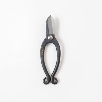 High-Quality Japanese Gardening Tools | omakase